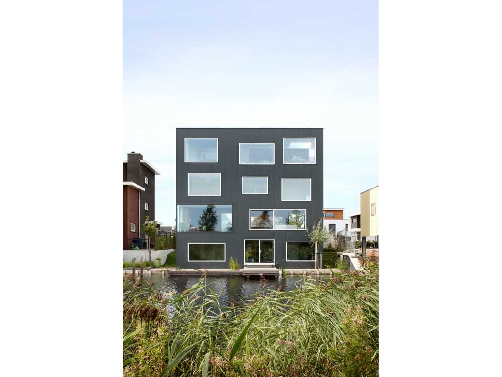 House with 11 views